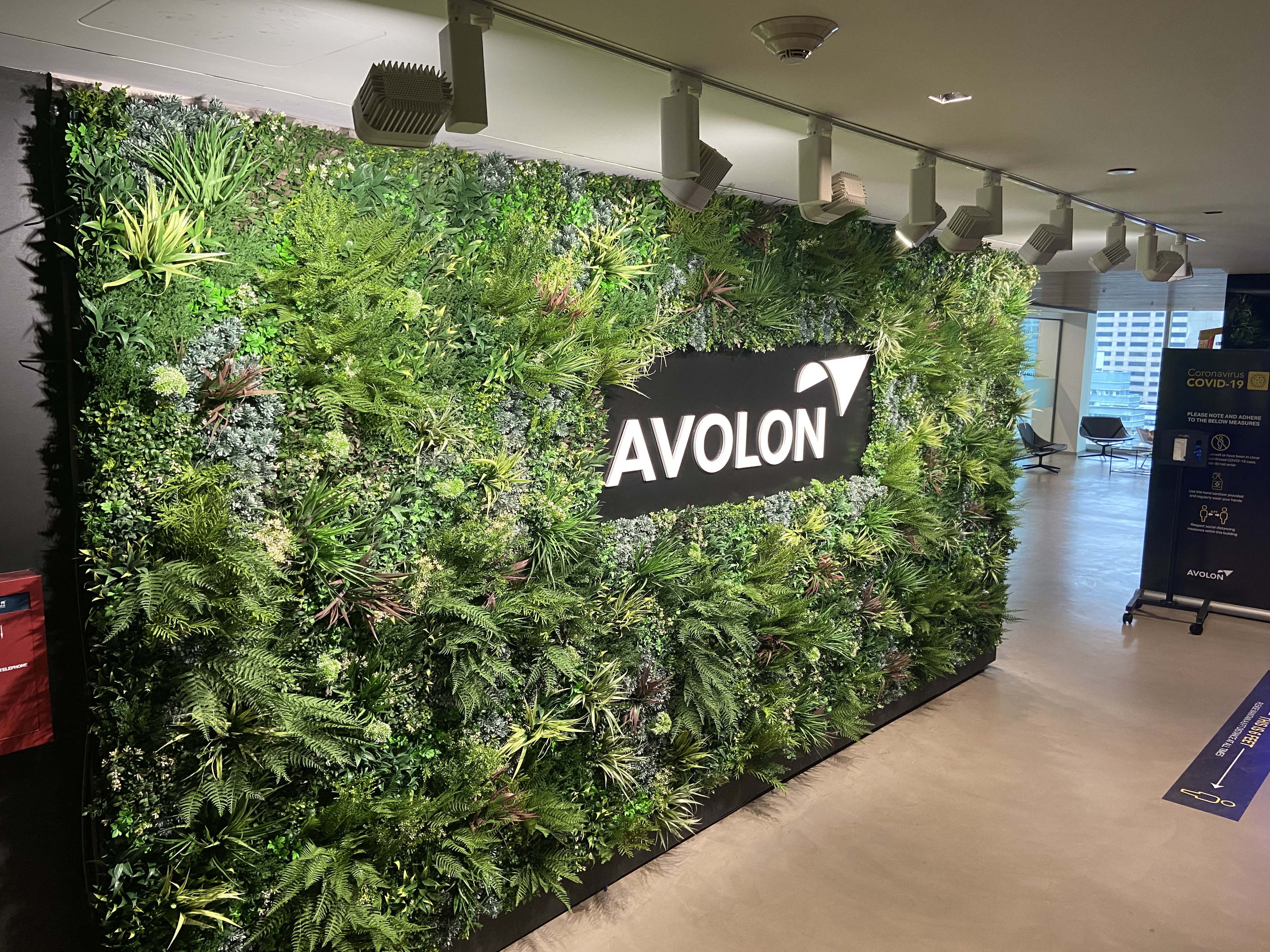 New York - Corporate Office Installs Ultra-Realistic Faux Green Wall
